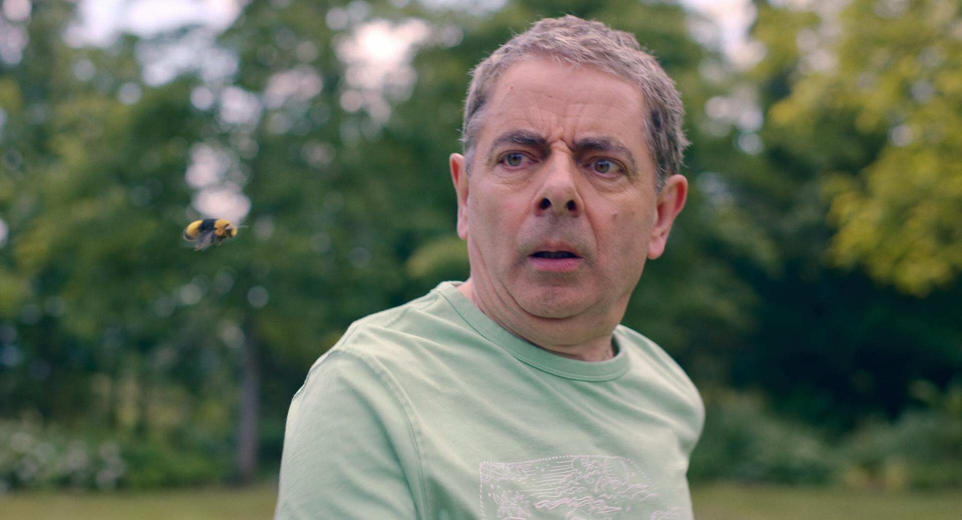 Rowan Atkinson alias Mr. Bean přichází s novou komedií. Upoutávka je ...