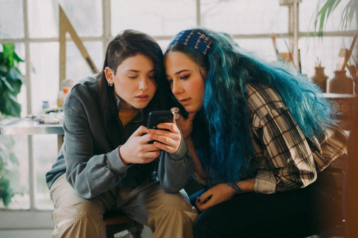 Už nebudeme mlčet: Nový seriál pro mladé řeší vliv sociálních sítí a ...