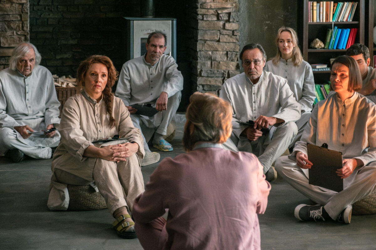 České krimi á la Agatha Christie je u konce. V seriálu Bora si zahrál dokonce i herec z Harryho ...