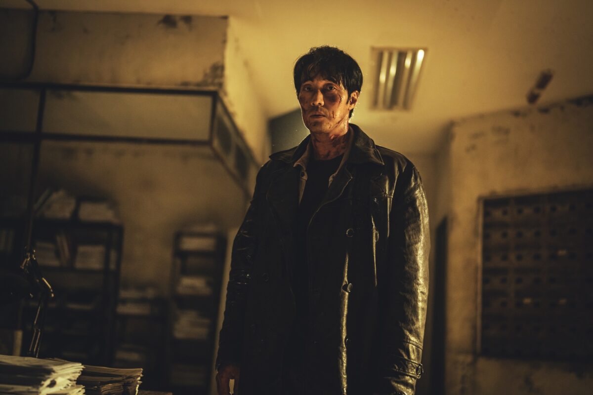 Diváci milují nový akční thriller od Netflixu. Kosti v něm praskají, těla létají ve velkém. John ...